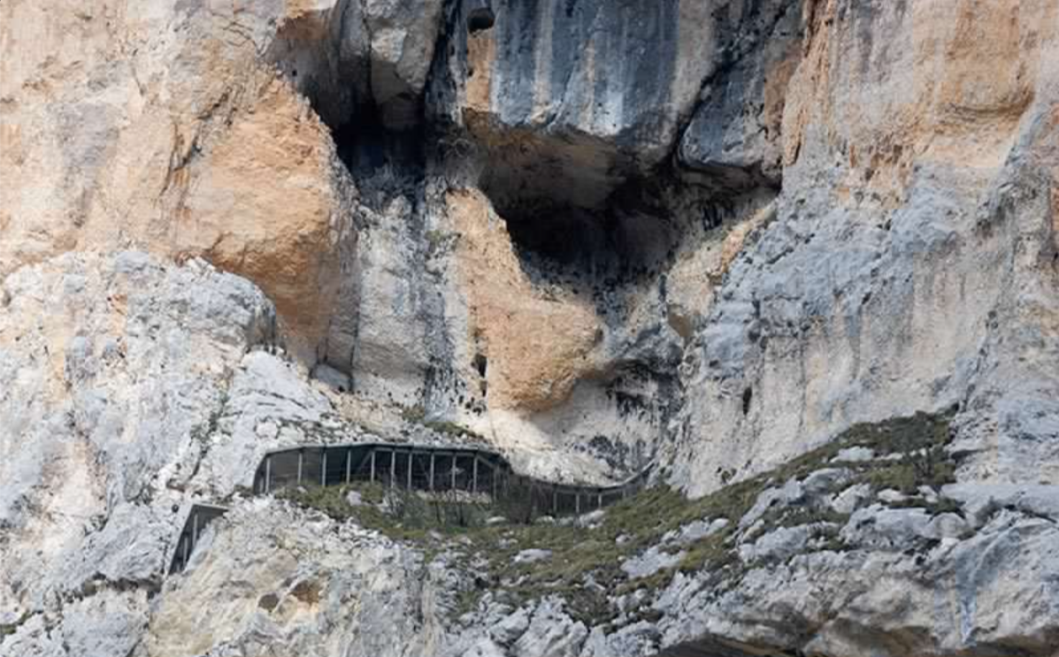 Caves to visit in Abruzzo - ABRUZZISSIMO Magazine